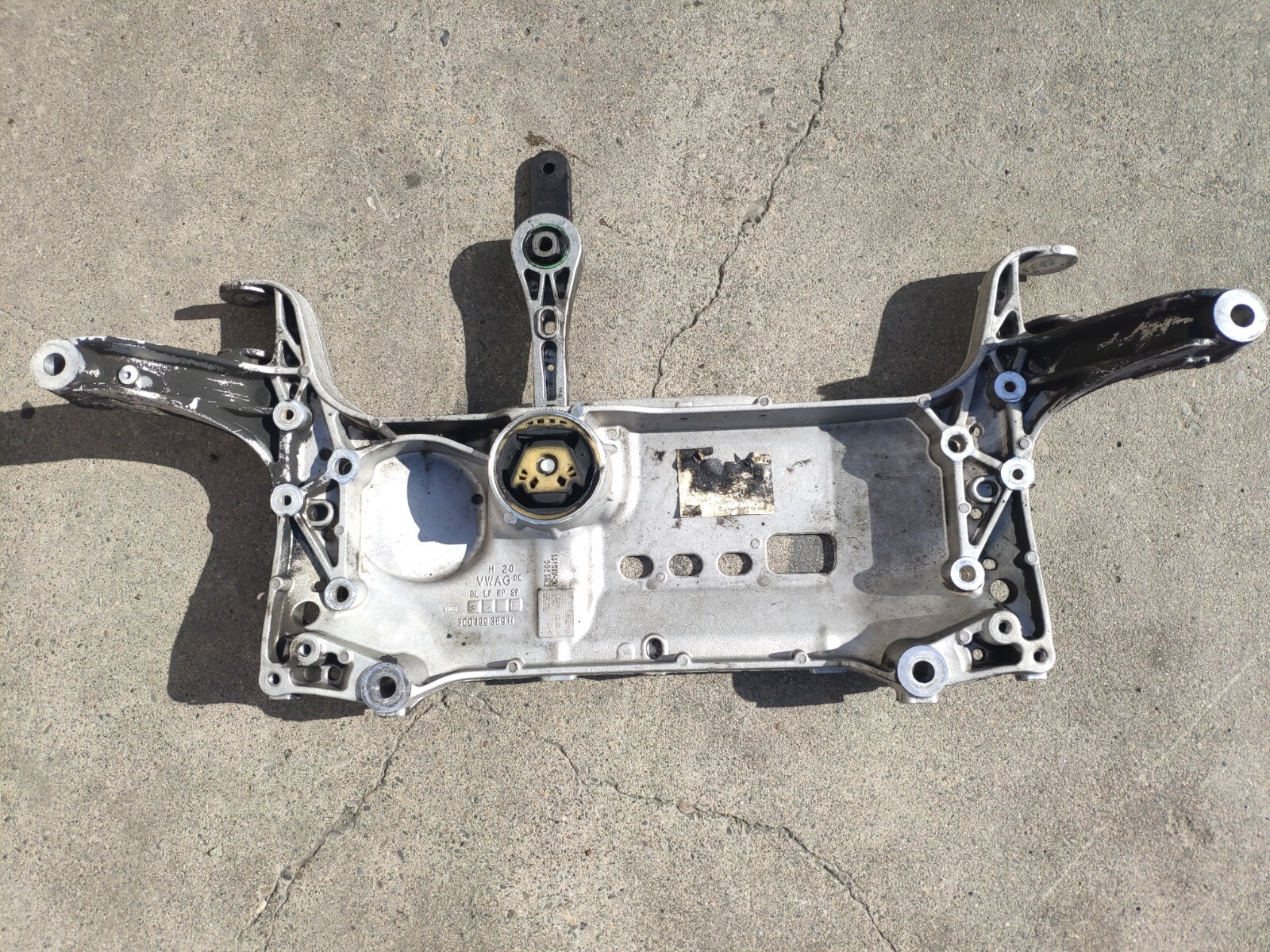 2009 VOLKSWAGEN TIGUAN Front Undercarriage Subframe Crossmember ...