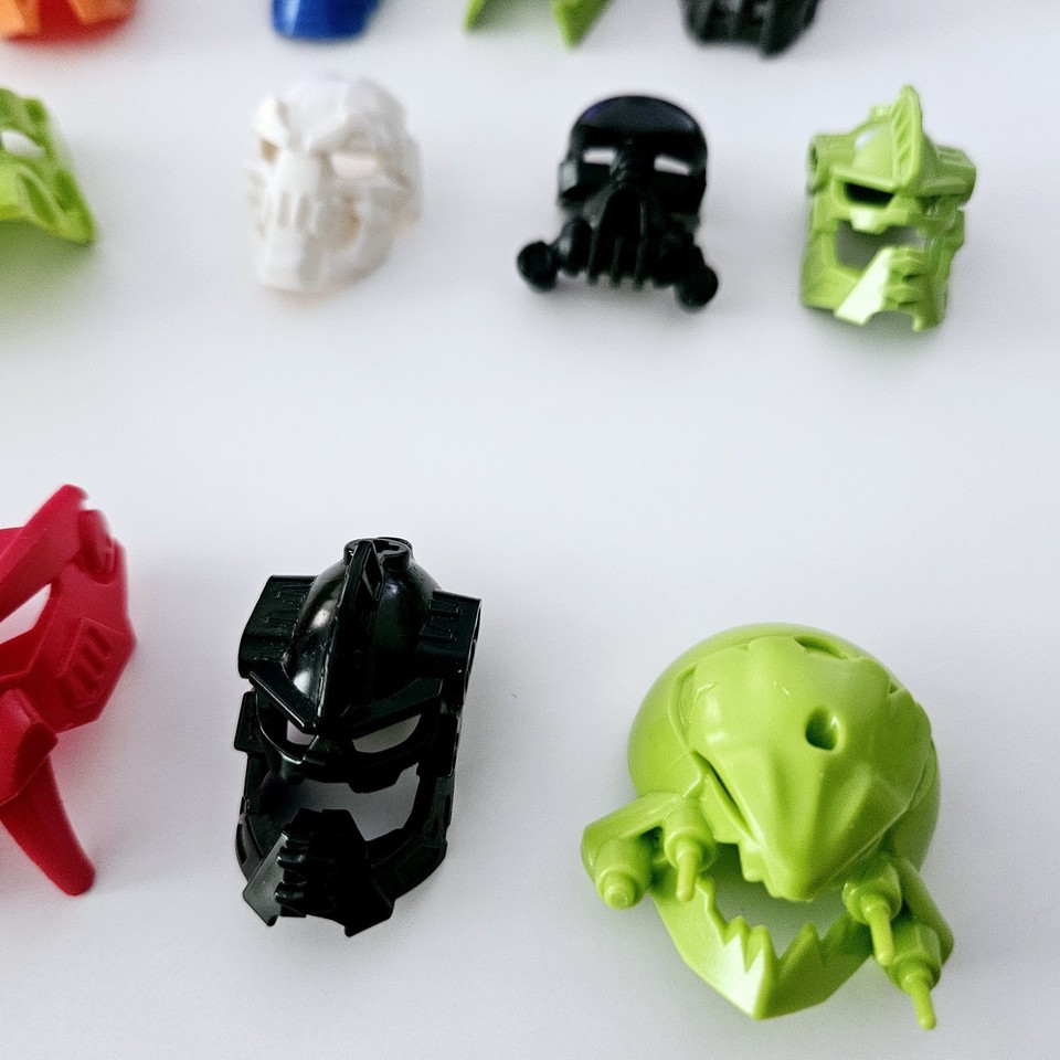 LEGO Hero Factory BULK Mask Lot with 29 Heroes & Villains Head Pieces ...