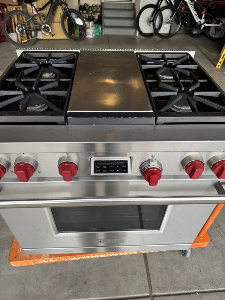 Used 36” Wolf Dual Fuel LP Range Stove DF366 (Liquid Propane) Pick up ...