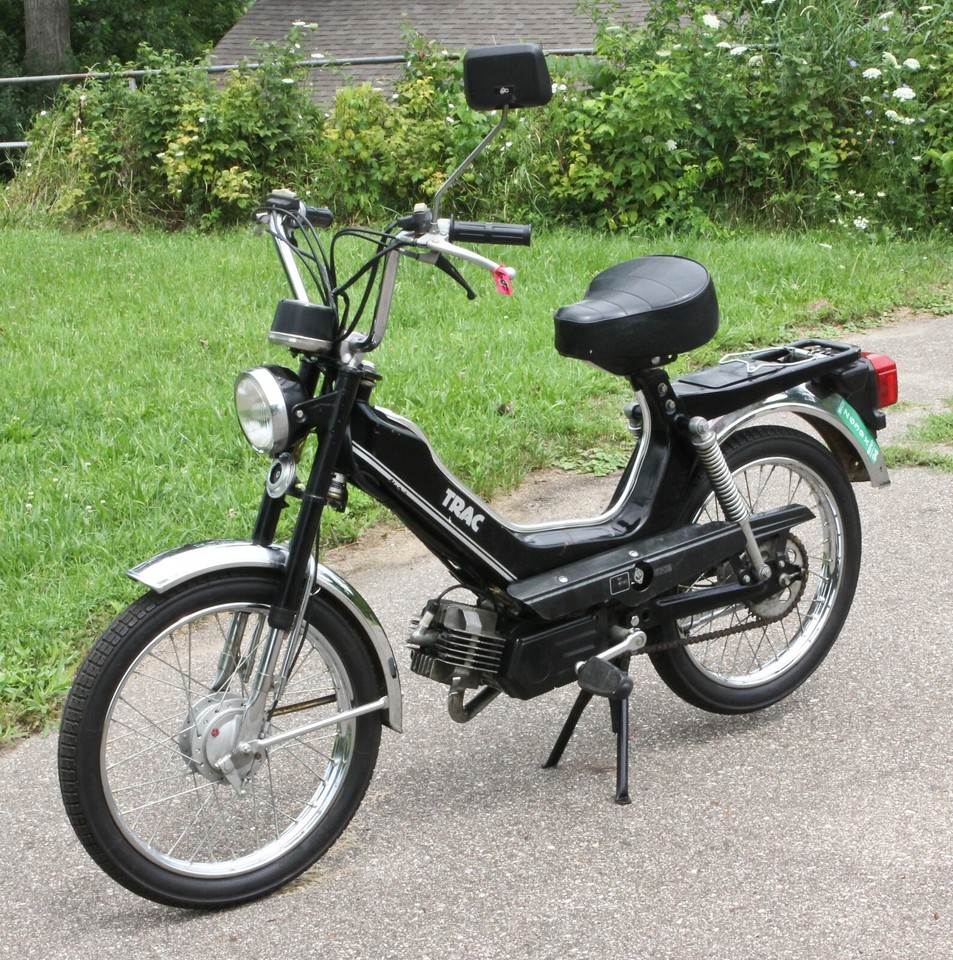 Vtg 1982 TRAC Eagle I STD 49cc 50cc Moped **RUNS but LEAKS GAS ...