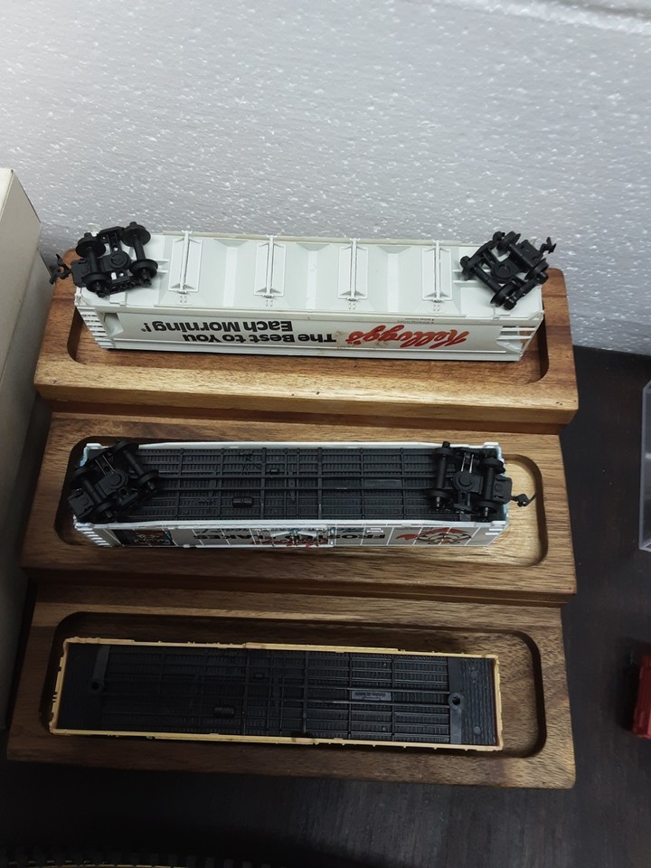 Vintage HO Scale AHM Train Set Locomotive Cars Track Power Pack 1970s ...