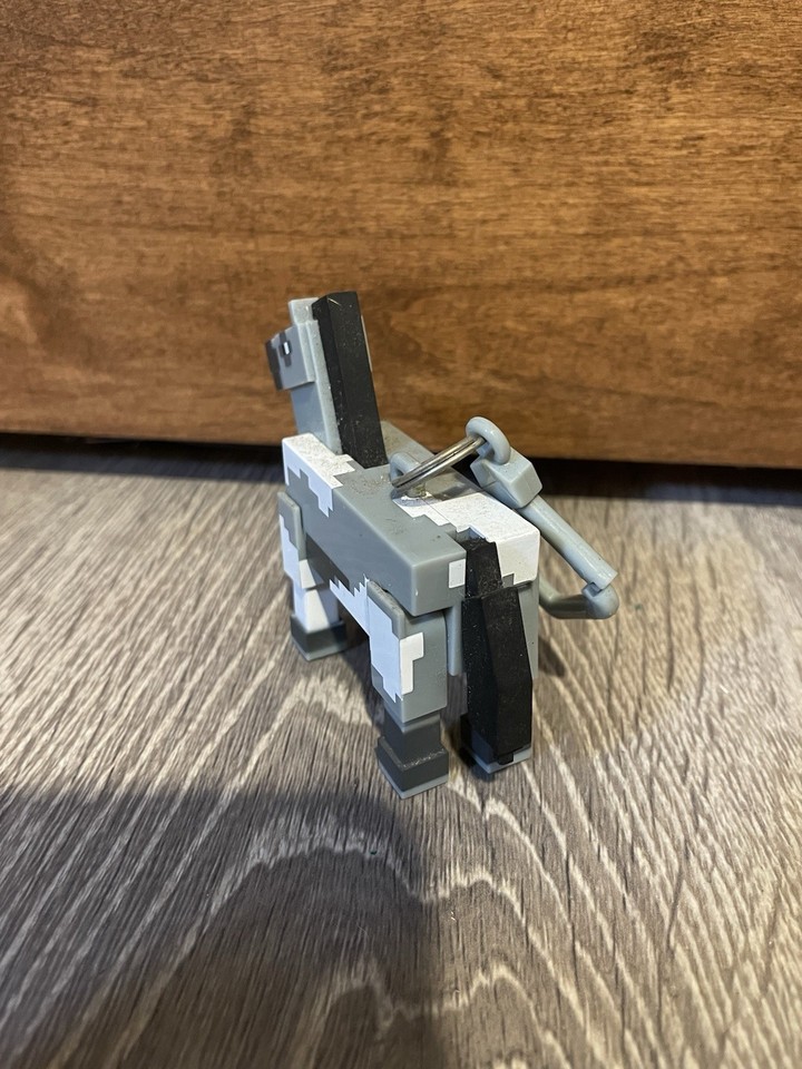 Minecraft Grey Horse Keychain With White And Black Spots Read ...