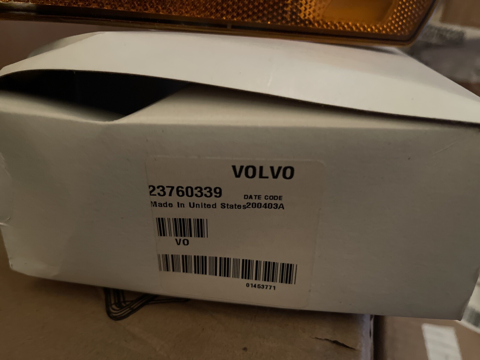 2018-2024 VOLVO VNL 760 FRONT LEFT SIDE MARKER LIGHT LAMP 23760339 OEM ...