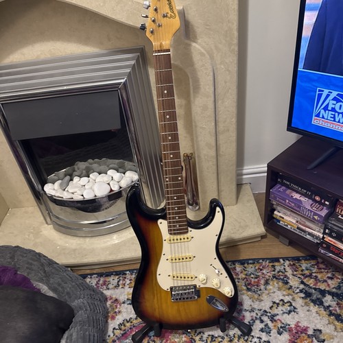 Encore Stratocaster Electric Guitar Vintage 6-String R/H sunburst very ...
