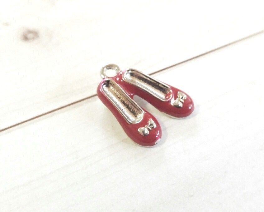 1 Ruby Slippers Charm Red Enamel Antiqued Silver Fairy Tale Pendant | eBay