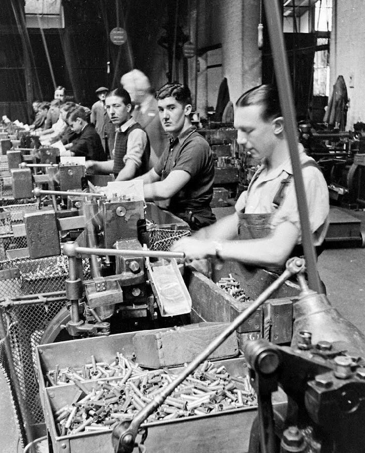WW2 WWII Photo World War Two / British War Production UK Factories at ...
