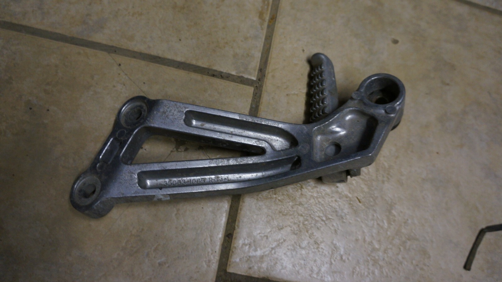 2000-03 Kawasaki Ninja ZX12R ZX1200A RIGHT REAR BACK PASSENGER PEG ...