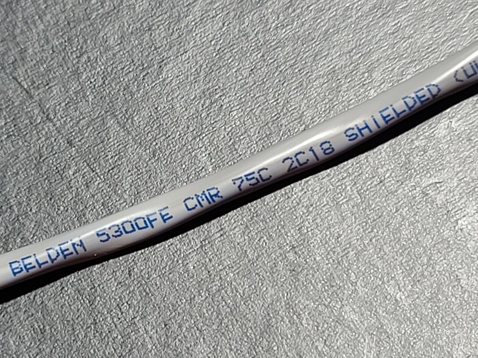 Belden 5300FE 18/2C Shielded Twisted Audio/Speaker/Alarm Cable Riser ...