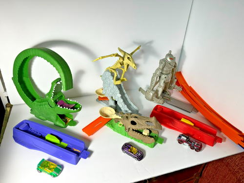 2008 Hot Wheels Trick Tracks Dinosaur Fossil, Cyborg Spinner, Gator w ...