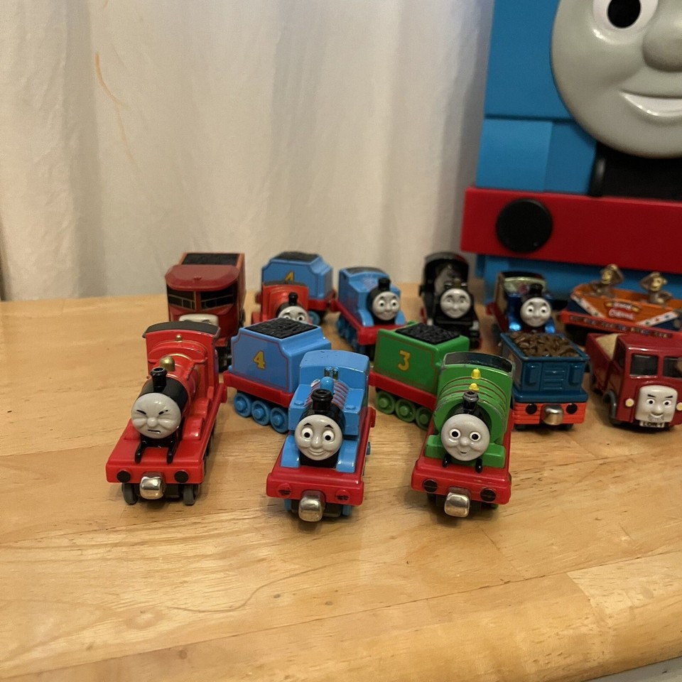 Thomas The Train Magnetic Metal Die Cast Engines & Cars Lot Of 19 And ...