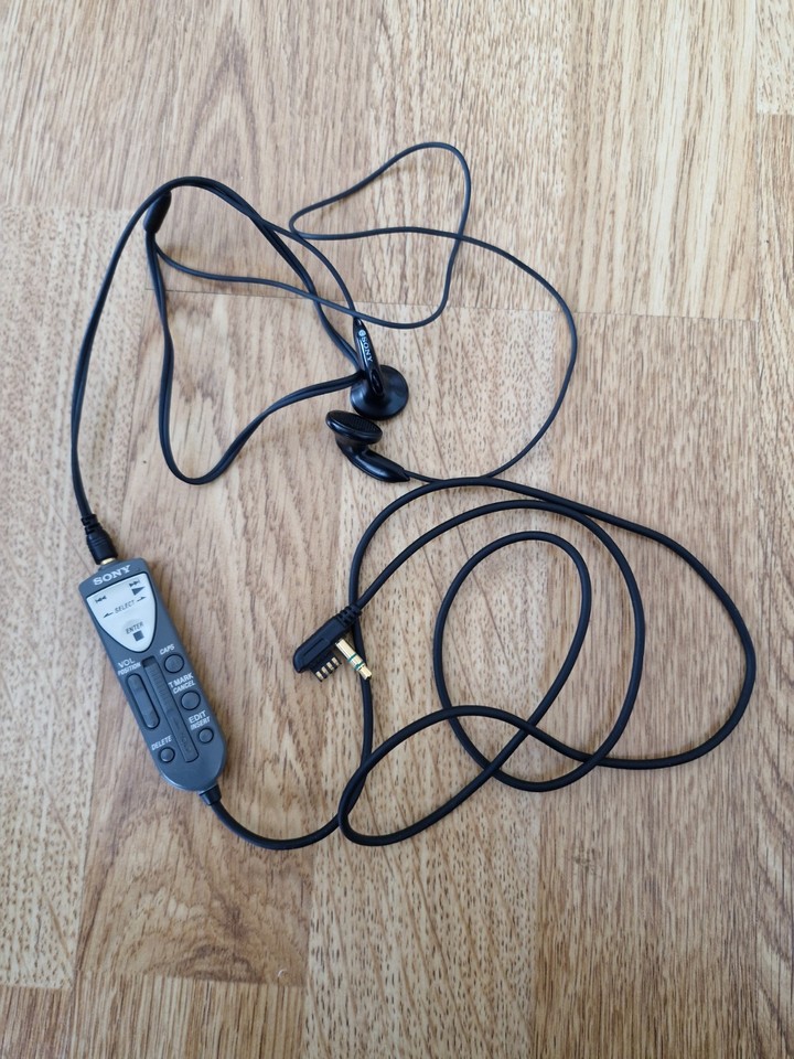 Sony MZ-R37 Portable MiniDisc Recorder Walkman + Remote, Box, Charger ...