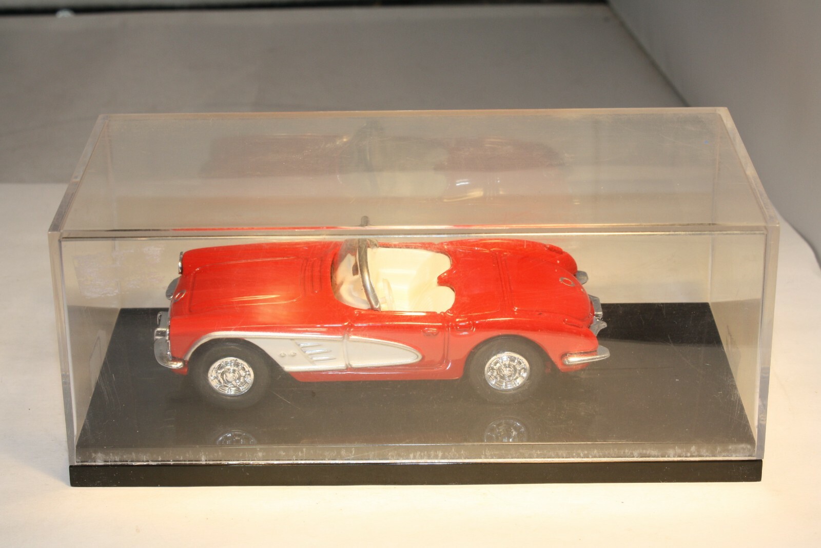 1960 Chevrolet Corvette 1/43 Scale ERTL IMEX Display Case Mint! | eBay