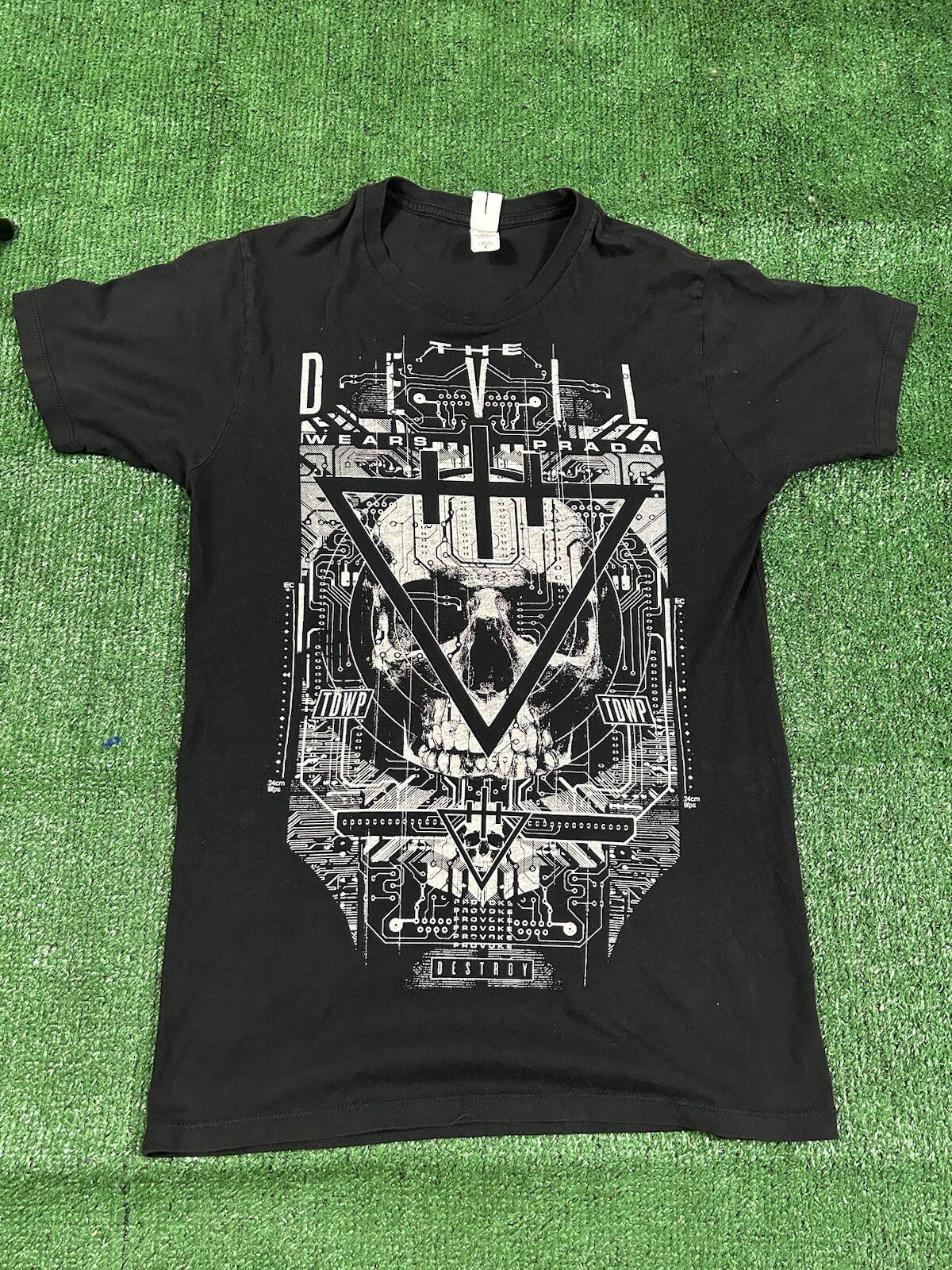 EUC The Devil Wears Prada Band Provoke & Destroy Tour… - Gem