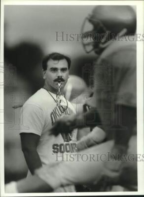 1989 Press Photo Football Nick Spataro drills players, John Arcaro ...