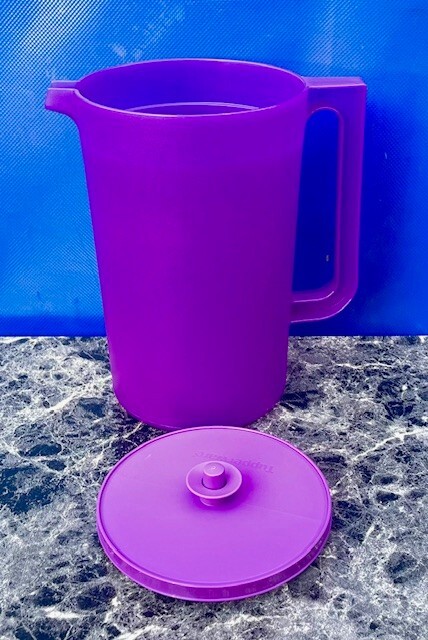 Tupperware Classic 1 Gallon Pitcher w/Push Botton Brand New | eBay