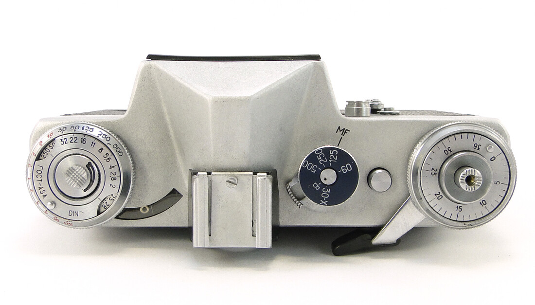 ⭐MINT⭐ 1982! ZENIT-E ЗЕНИТ Russian Soviet USSR SLR 35mm Camera M42 Body ...