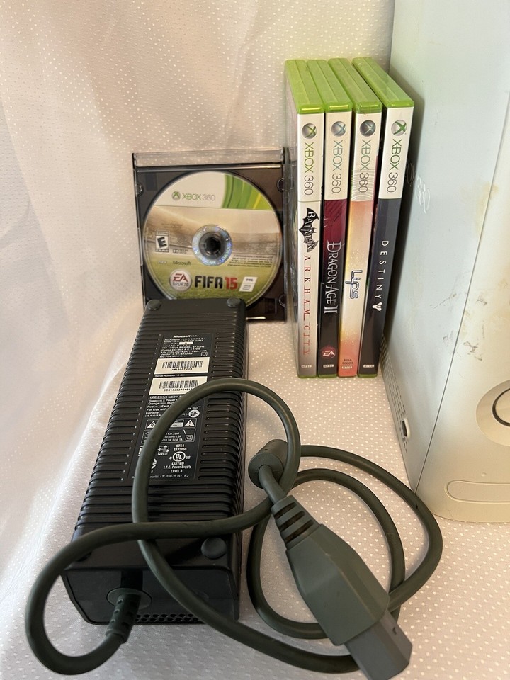 Microsoft Xbox 360 Original Fat Console Bundle w/ Games, Controller ...