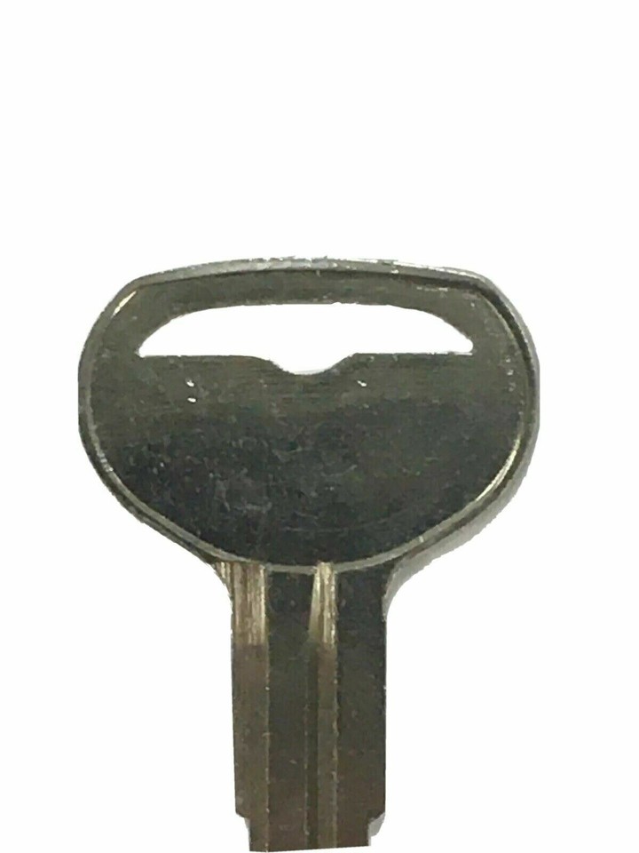 1 Toyota Automotive Key Blank X46 TR26 T81B TR25 Various Models Keys ...