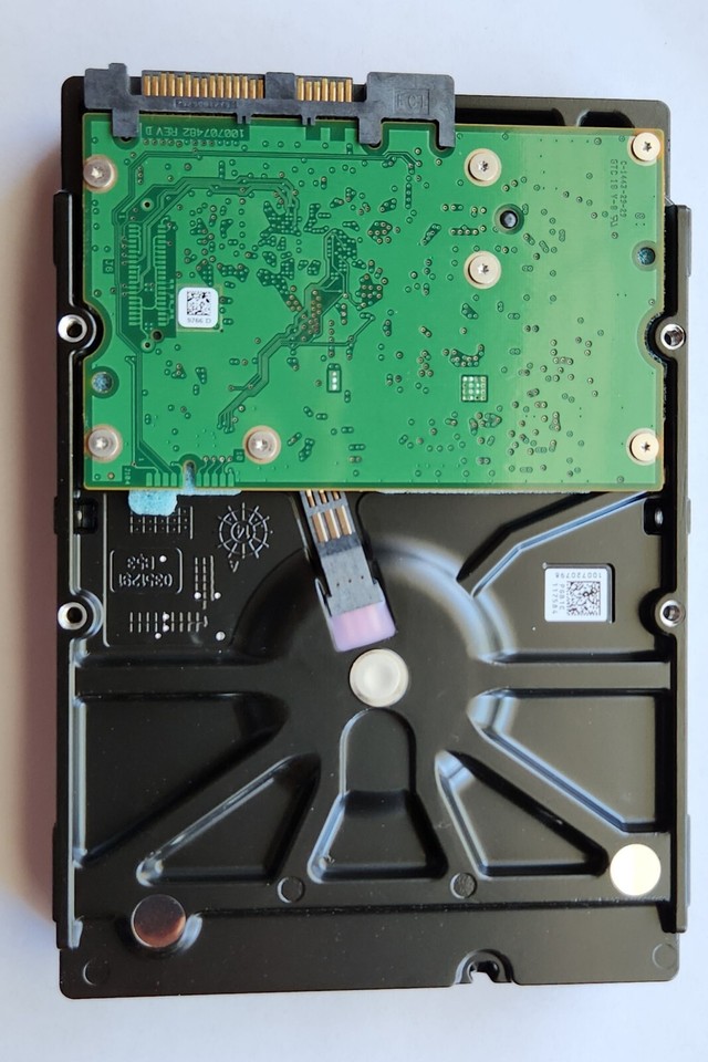 Seagate Constellation ES.3 2TB 3.5" SAS server hard drive. Model ...