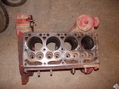 Farmall Cub IH Tractor engine motor cylinder block 251341R6 & rasied ...