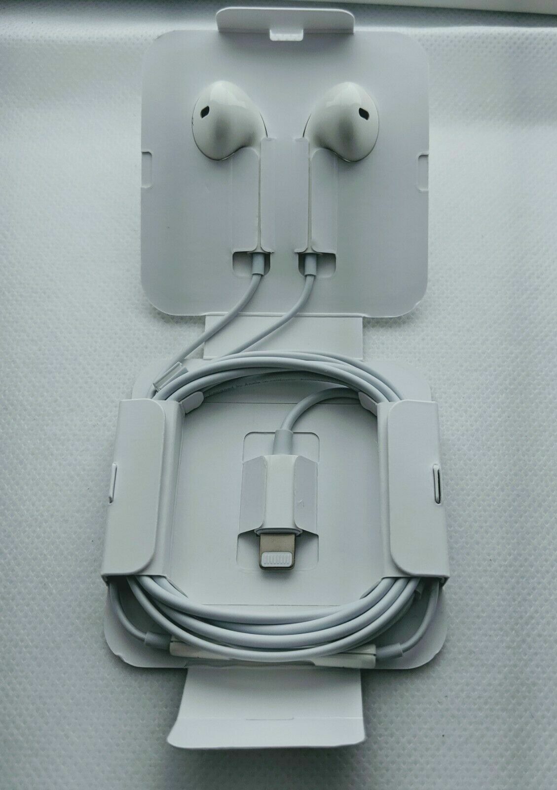 Apple EarPods with Lightning Connector In-Ear Only Headsets - White ...