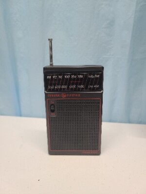Vintage General Electric GE Handheld FM/AM Radio Model 7-2582G AM/FM ...