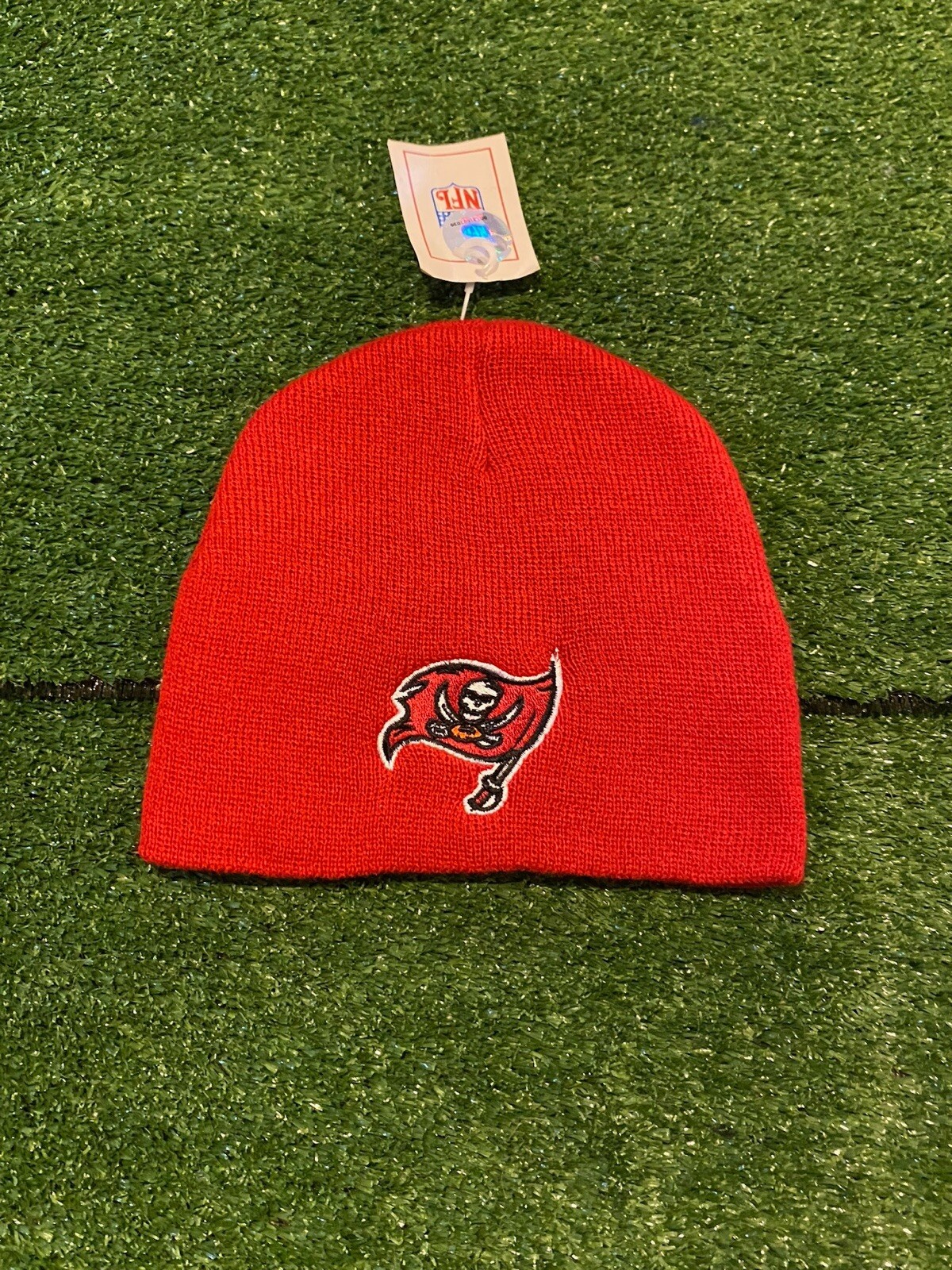 Tampa Bay Buccaneers skull cap beanie winter hat red new NFL Football ...