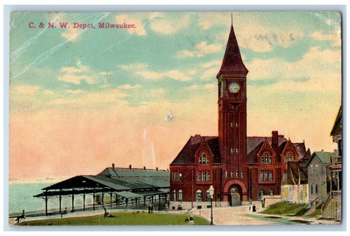 Milwaukee Wisconsin WI Postcard C & N W Depot Train Station Clock Tower ...