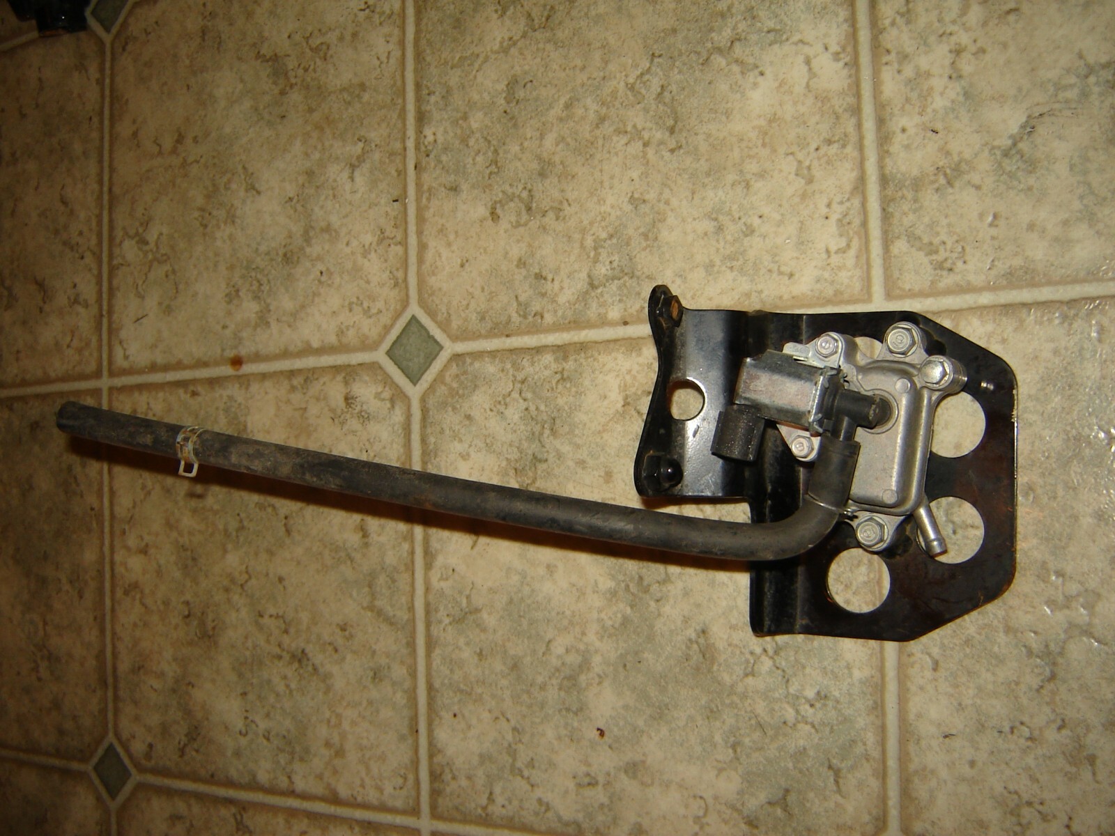 2003 - 2016 Honda Ruckus NPS50 PCV Air Vent Valve and Bracket 17350-GEZ ...