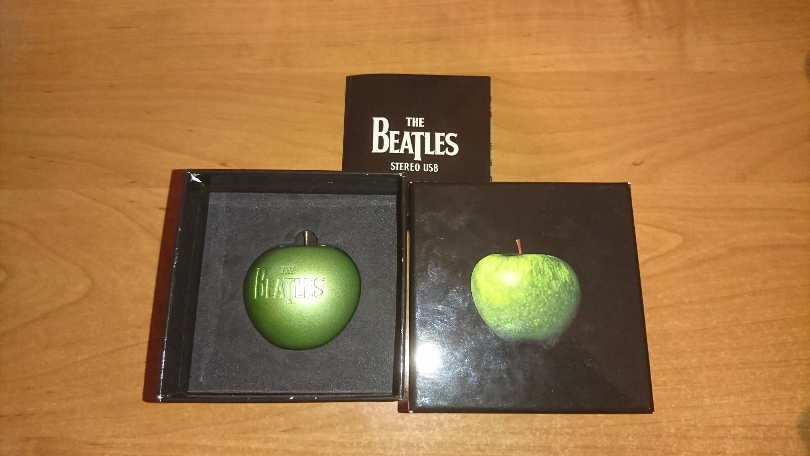 The Beatles - USB Stereo Box - Limited Edition - Green Apple -2009 | eBay