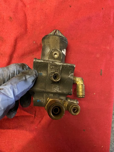 Cummins OEM Bendix Air Compressor Governor K025894 | Aftermarket