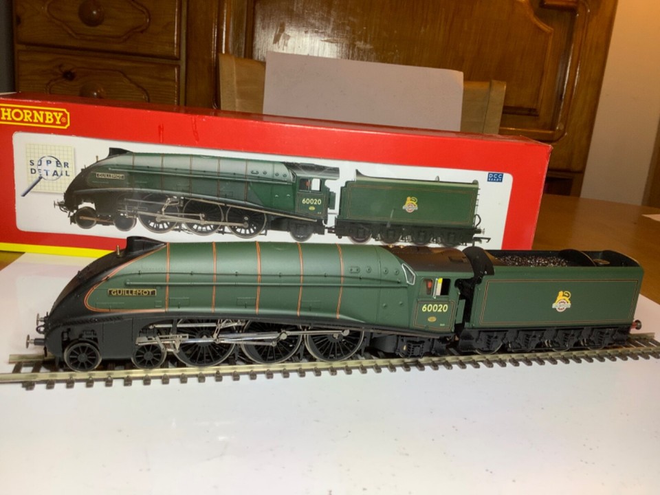 Hornby R2494 BR Green Early Emblem 4-6-2 A4 Class Loco 60020 Guillemot ...