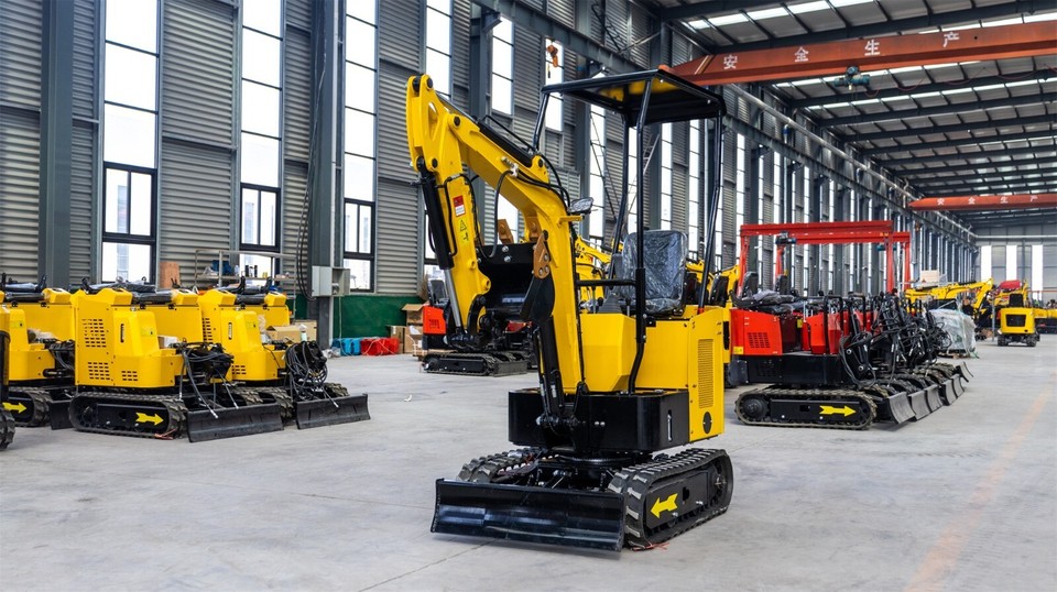 One Ton Mini Excavator Track Digger with Kubota Diesel Engine | eBay