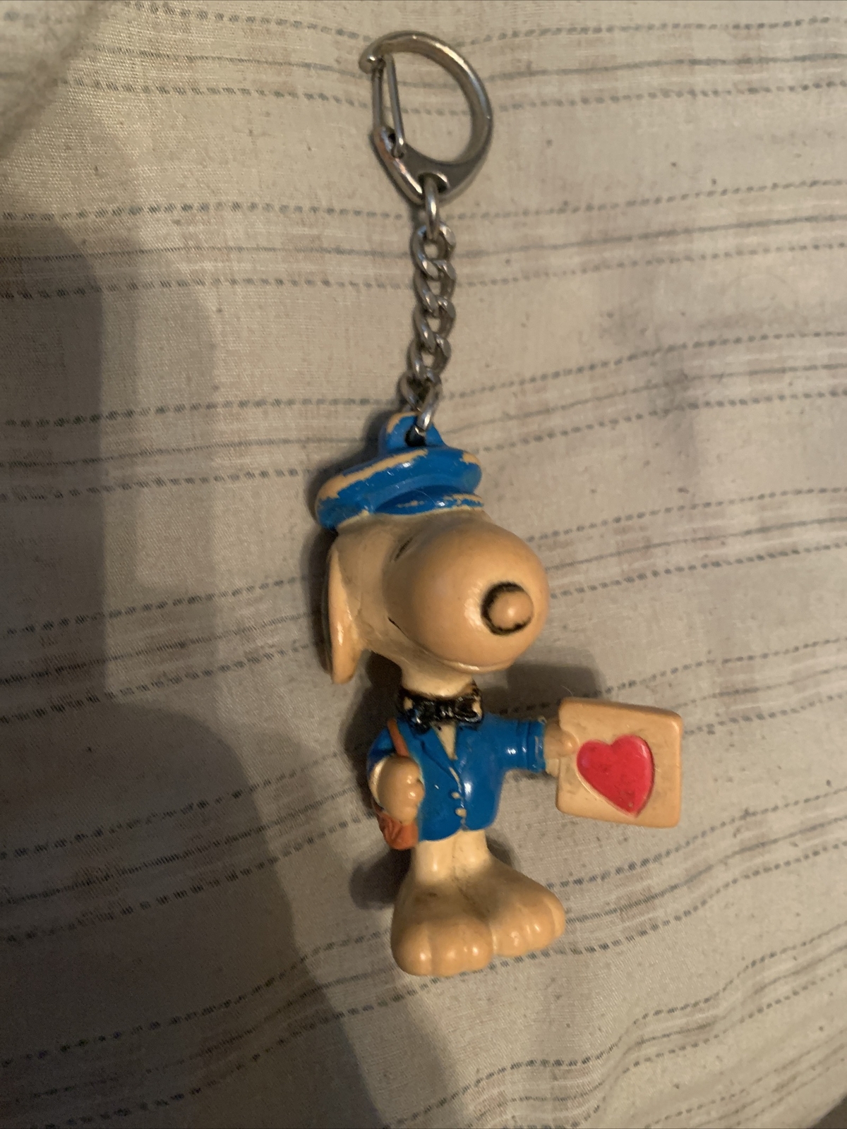 Vintage Peanuts UFS Snoopy Mailman holding Valentine Card W/Heart ...
