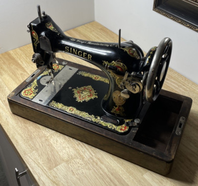 Antique Vtg 1911 Singer model 128, La Vencedora Sewing Machine & Case ...