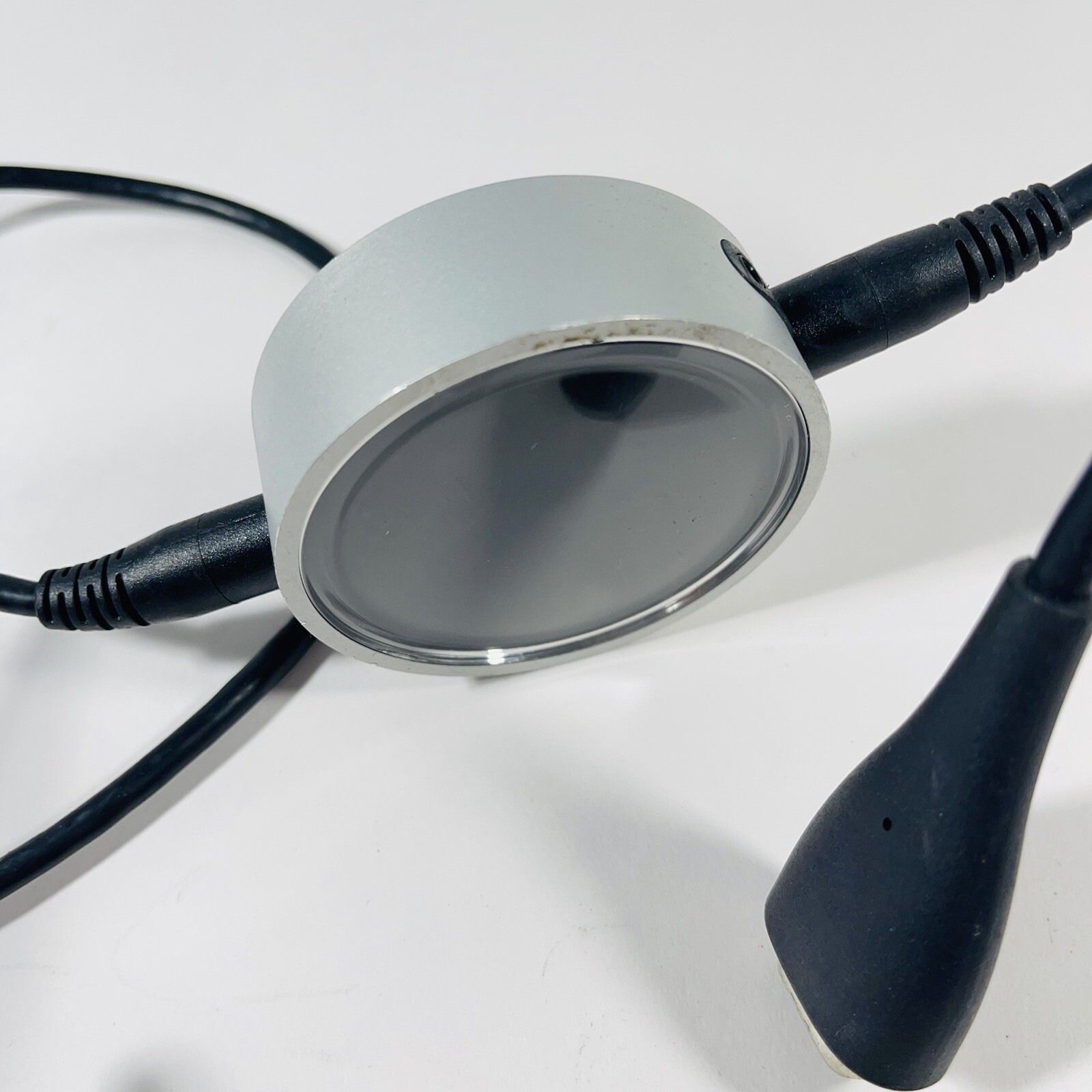 Steelcase SP106-204 () 15-Pin HD (M) to HDMI (M) VGA Puck. Tested for ...