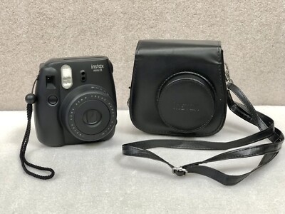Fujifilm Instax Mini 8 Black Instant Film Camera w/ Carrying Case EUC ...