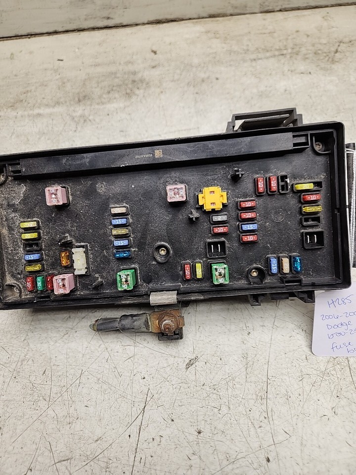 2006-09 DODGE RAM 1500 2500 TIPM FUSEBOX w TOTALLY INTEGRATED POWER ...