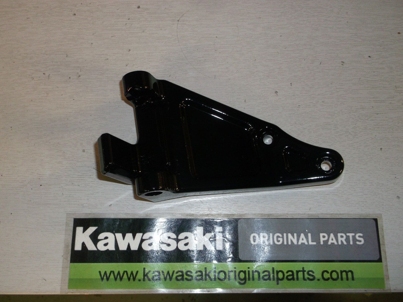 GENUINE KAWASAKI VN1500 CLASSIC 1998-2003 L/H REAR PEG HANGER P/NO ...