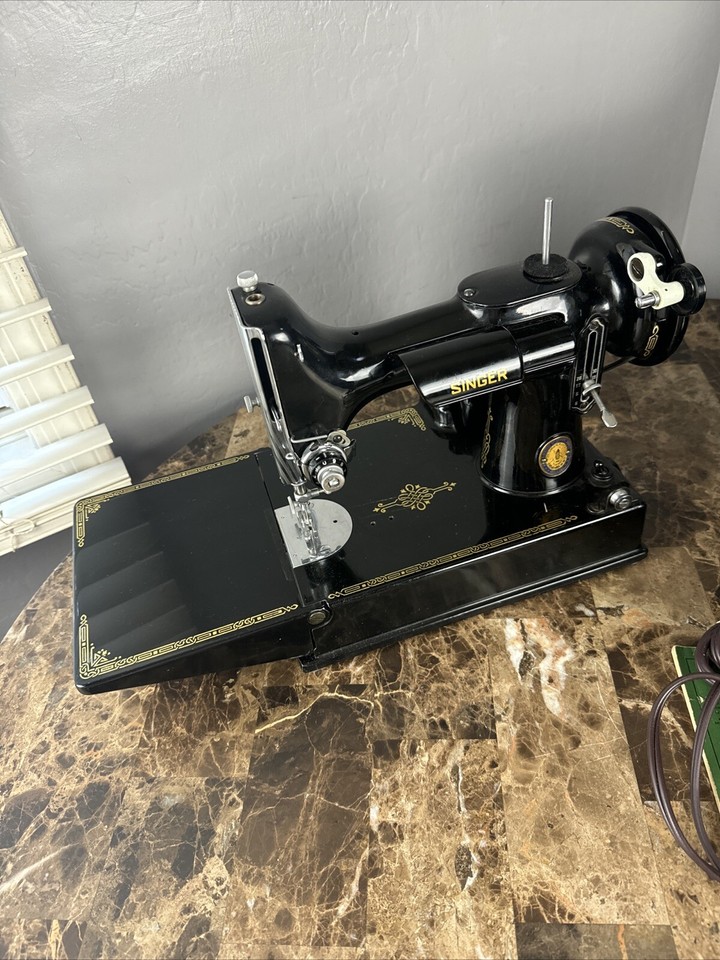 Singer Portable Featherweight Sewing Machine 1950 Centennial W Case ...
