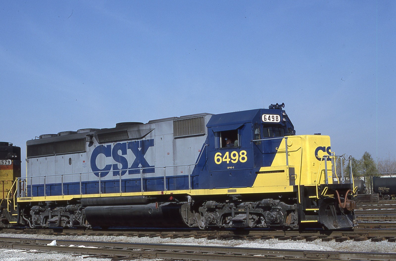 MS ORIGINAL SLIDE CSX CSXT YN2 PAINT GP40-2 #6498 - RIVERDALE IL 1990 ...