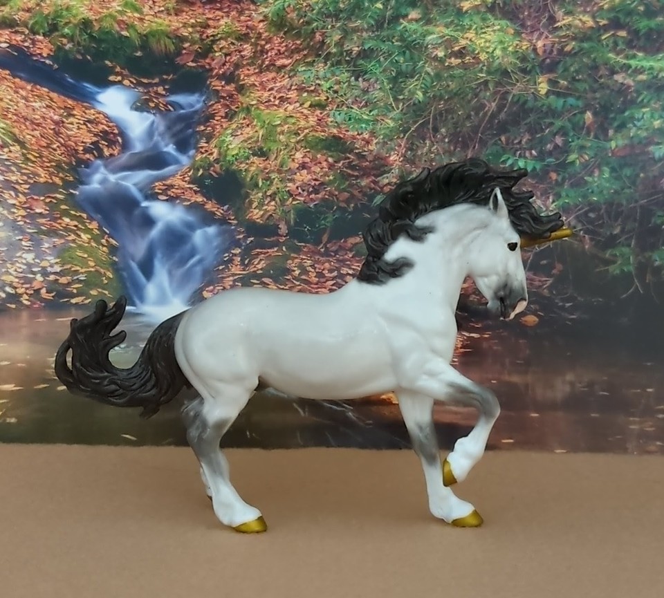 💥 Breyer Stablemate Fireheart Unicorn Stallion Glossy | eBay