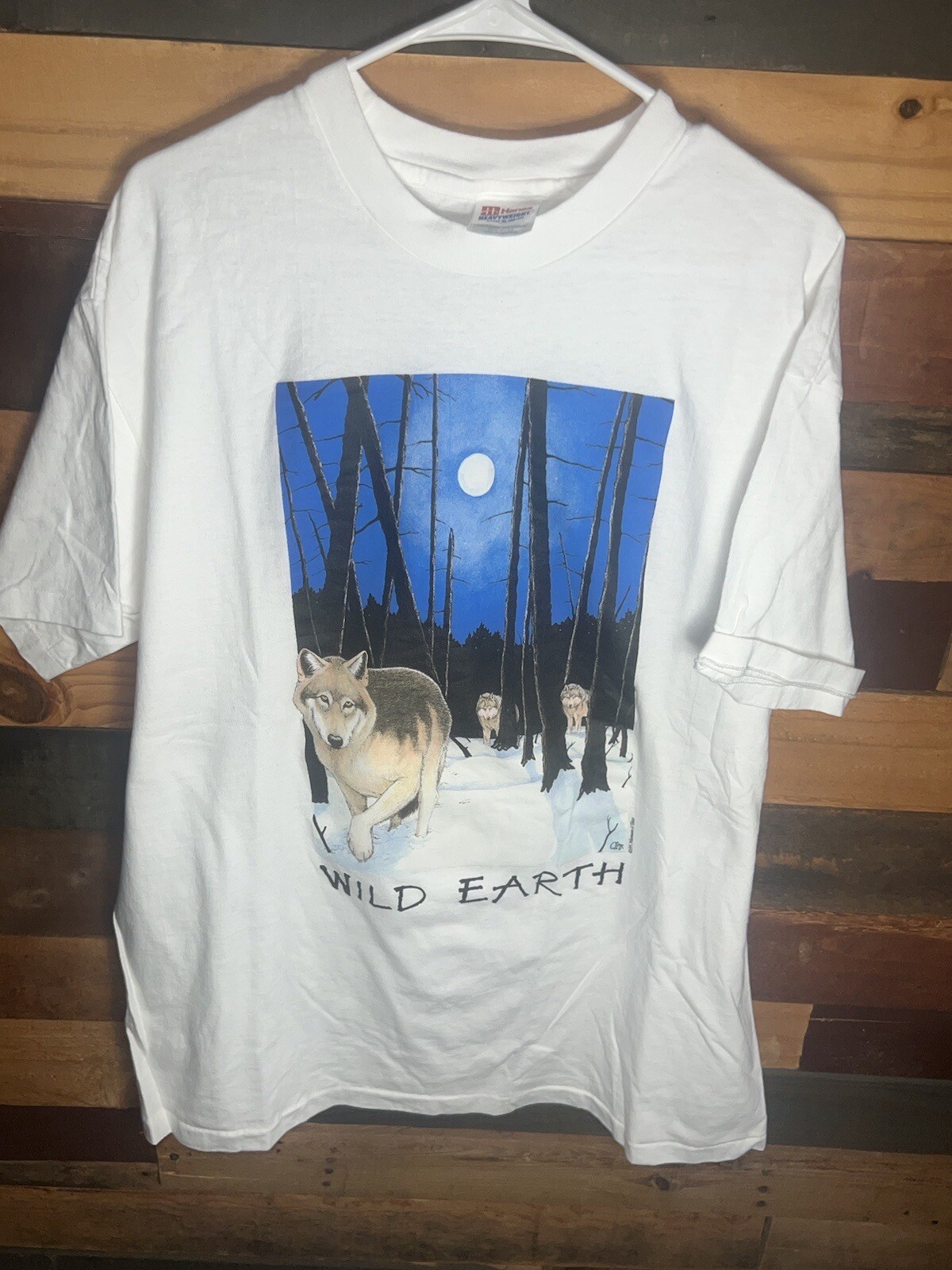 Vintage 90s Wolf wild Earth Wolves themed White color… - Gem