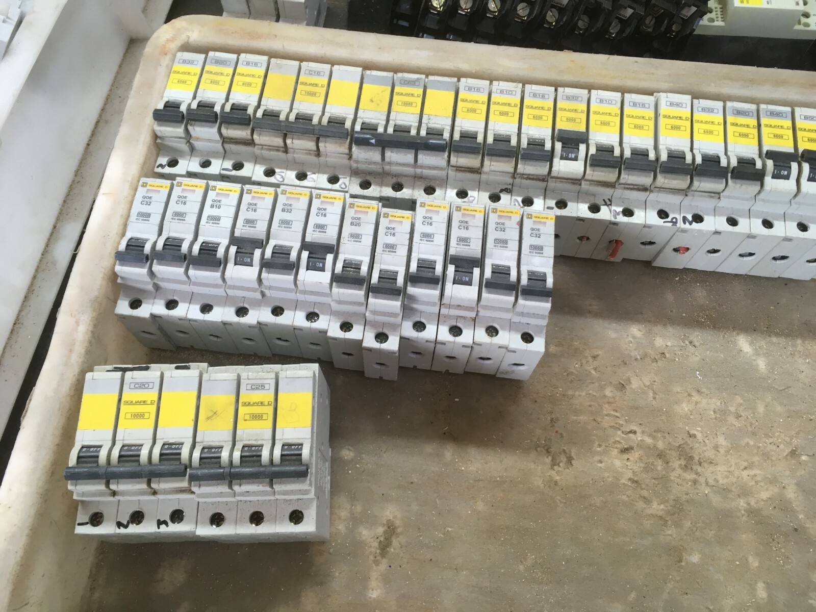 Square D & Schneider equivalents circuit breakers SQO / QOE / QO-X, IKQ ...
