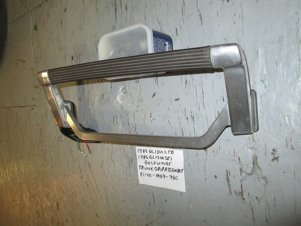 RARE GOLDWING GL1200 LTD / GL1200SEI OEM TRUNK GRIP ASSEMBLY , 81140 ...