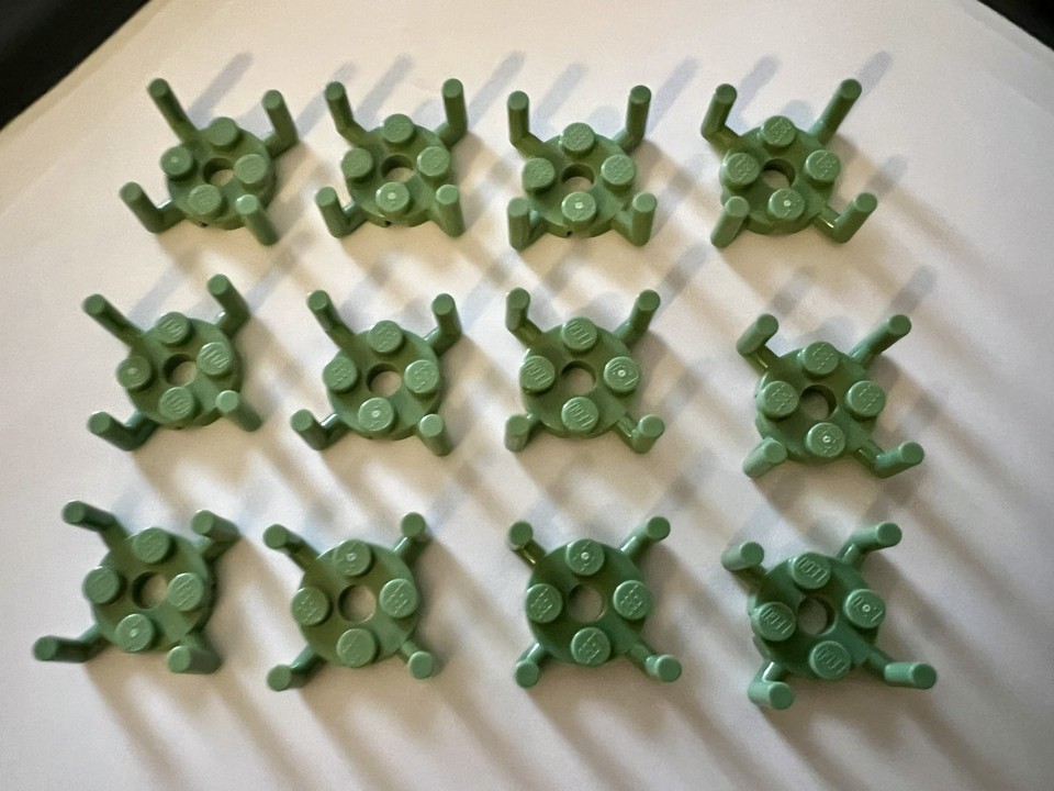 Lego Lot Of 12 Sand Green Plates Plate Round 2x2 With Pin Hope With 4 ...