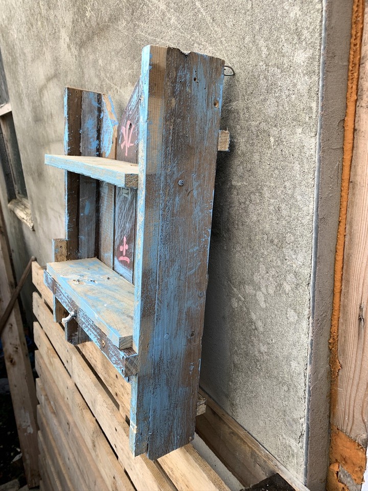 100% recycled handmade rustic pallet wood shelf distressed Chinese ...