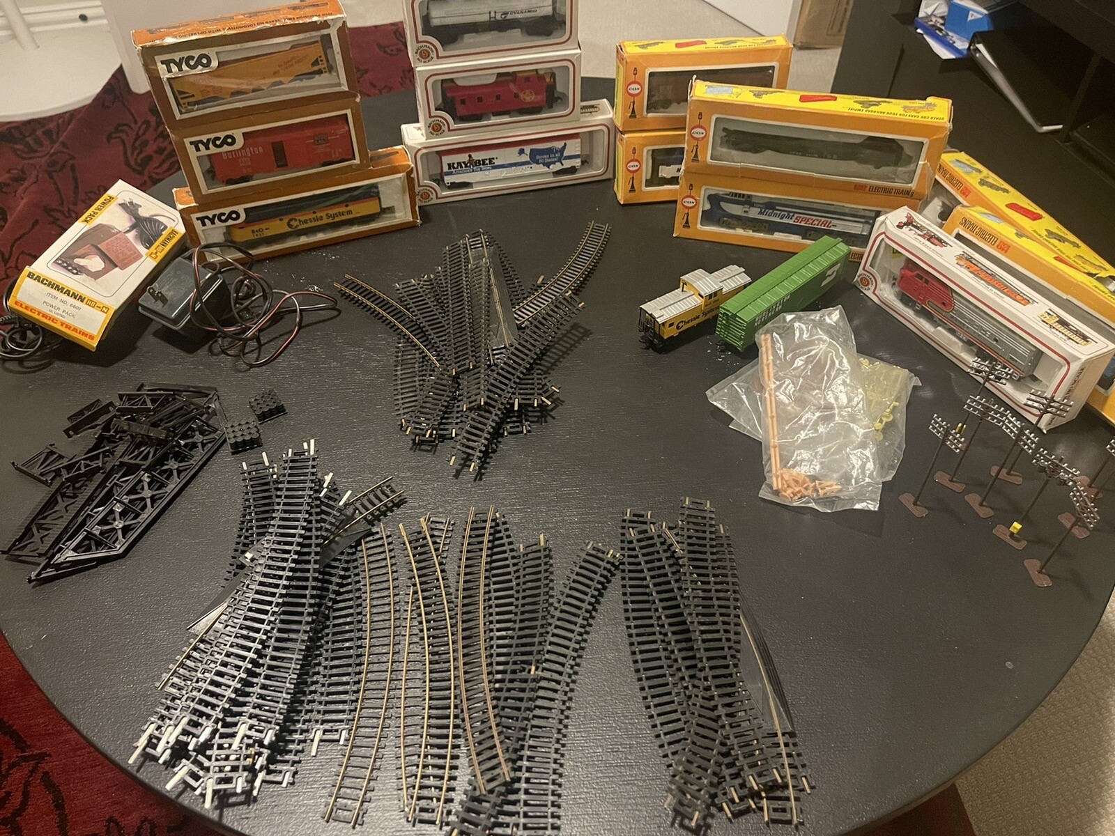 Vtg Tyco, Cox & Bachmann Train Set HO Scale, Train Tracks & Building ...