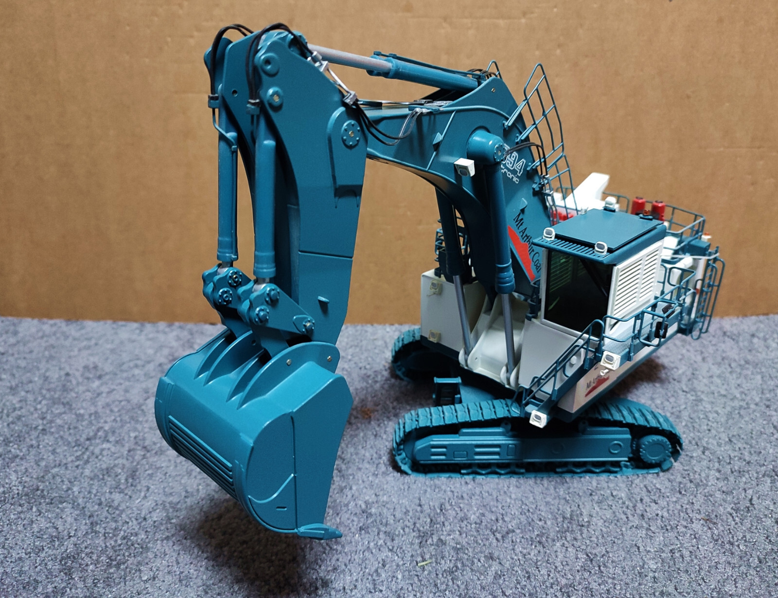 NZG Liebherr R 994 B Mt. Arthur Coal Tieflöffelbagger | eBay