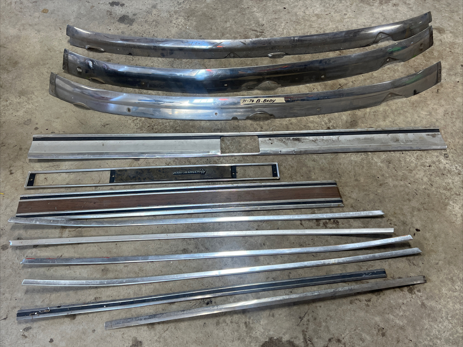1971-1974 Dodge Charger Satellite Road Runner Lower Front Window Trim ...
